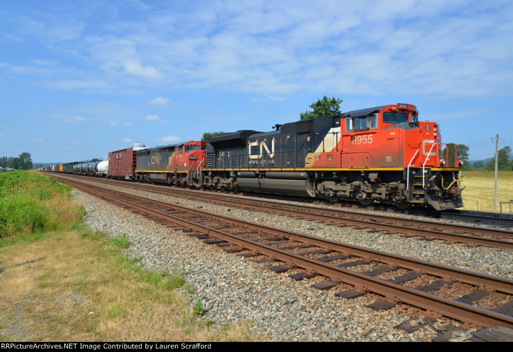 CN 8955 E/B